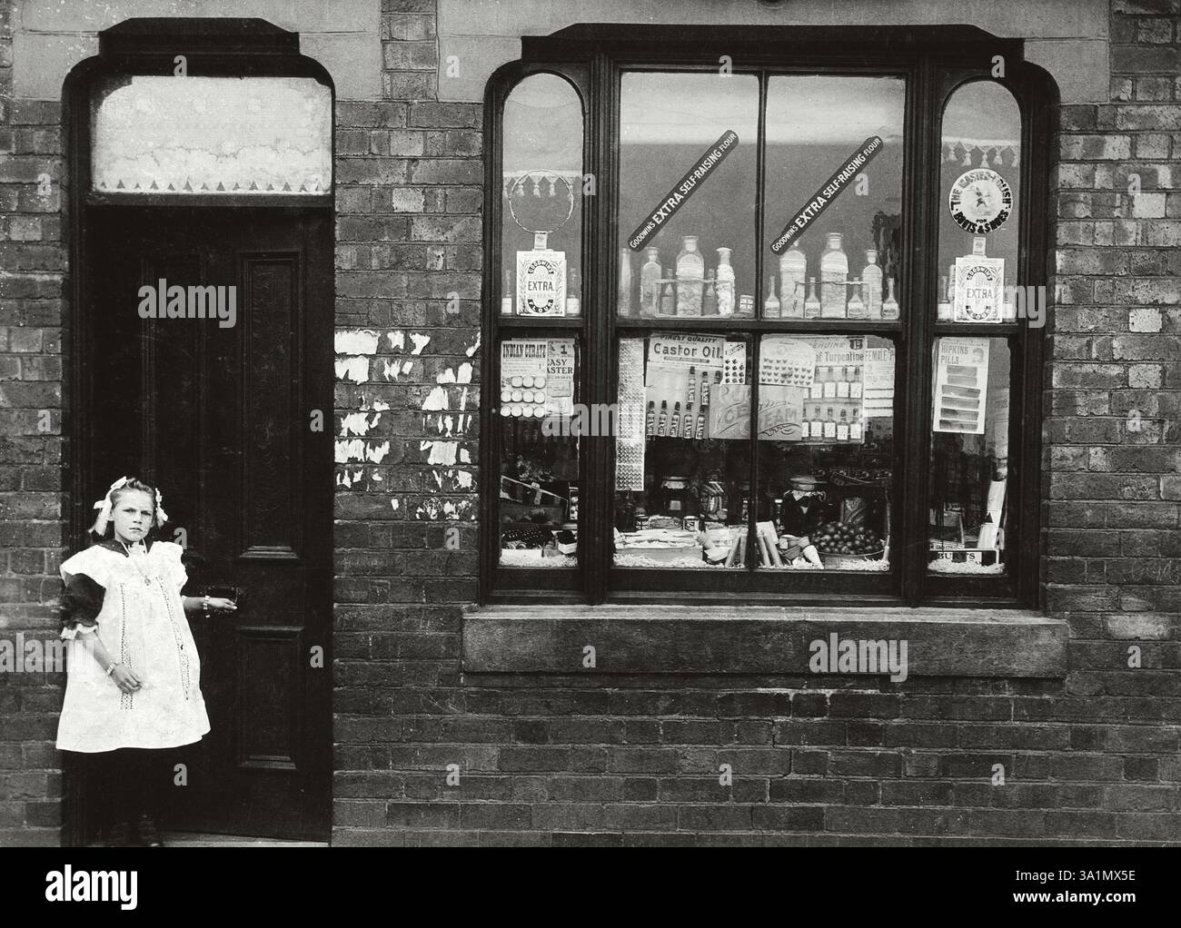 Victorian shop window hi-res stock photography and images - Alamy