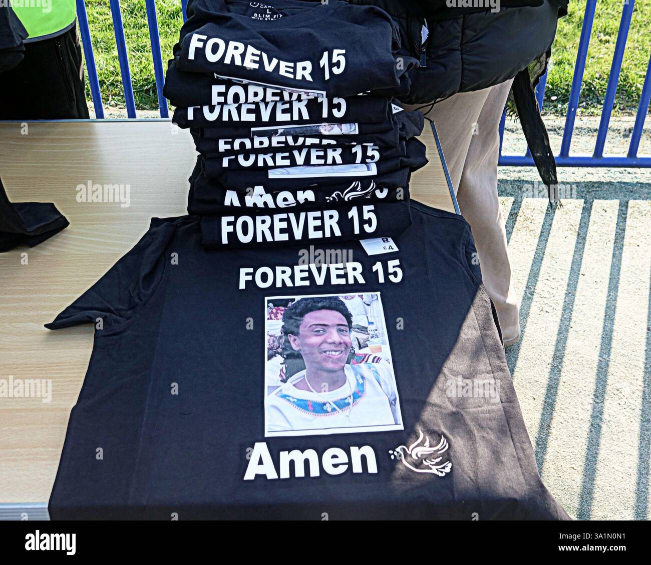 Glasgow, Scotland, UK. 9th March, 2025. Vigil for glasgow 15 year old ...