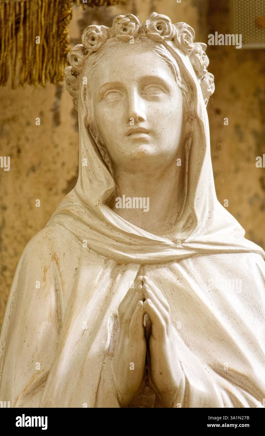 Statue 19th century of blessed virgin mary mary hi-res stock photography and images - Alamy