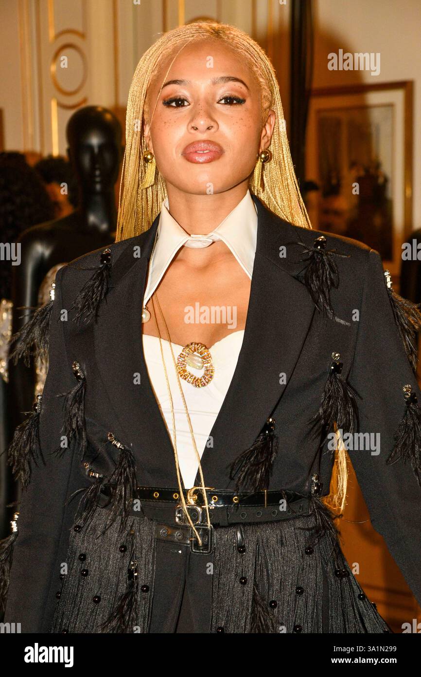 Paris, France. 07th Mar, 2025. Singer Tolou attends the RVNG Womenswear ...