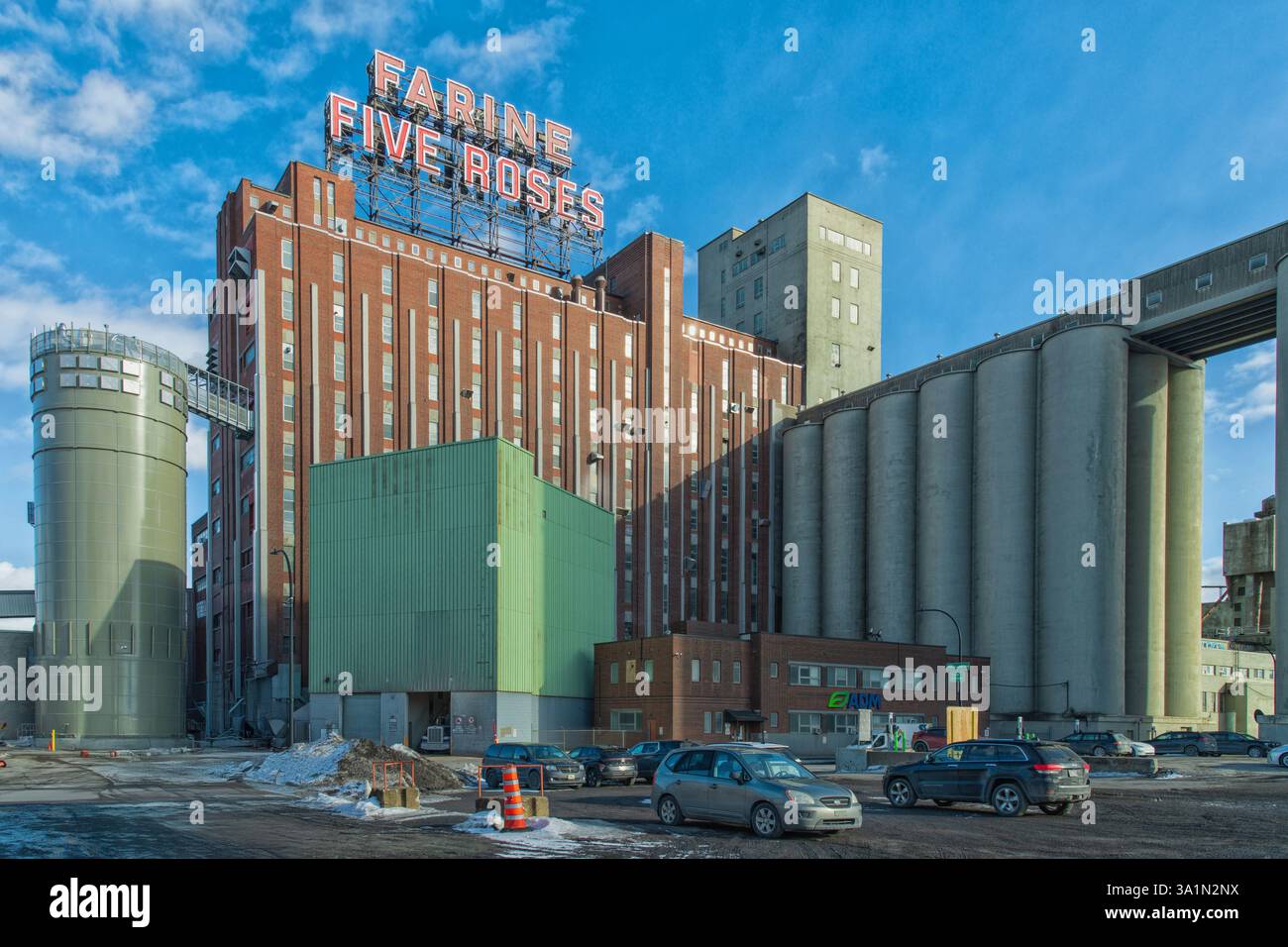 Five Roses Flour Mill - Port of Montreal Stock Photo - Alamy