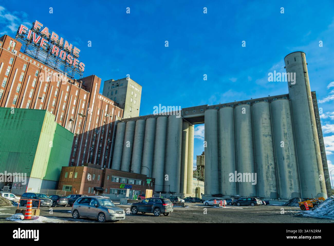 Five Roses Flour Mill - Port of Montreal Stock Photo - Alamy