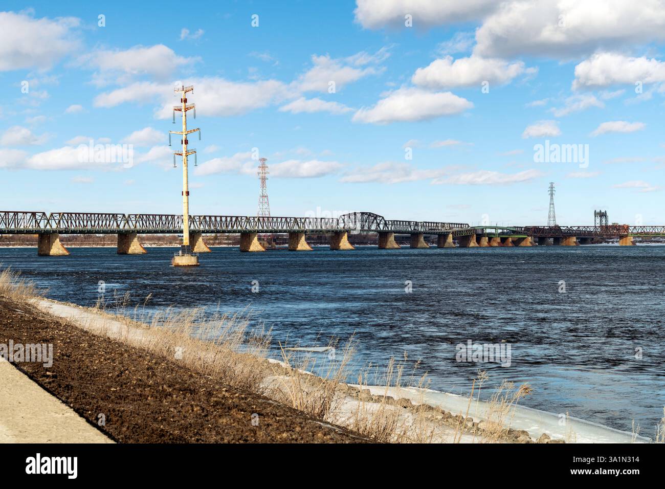Victoria Bridge - Montreal - various Stock Photo - Alamy