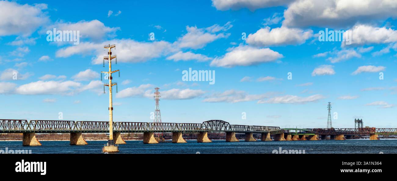 Victoria rail bridge hi-res stock photography and images - Alamy