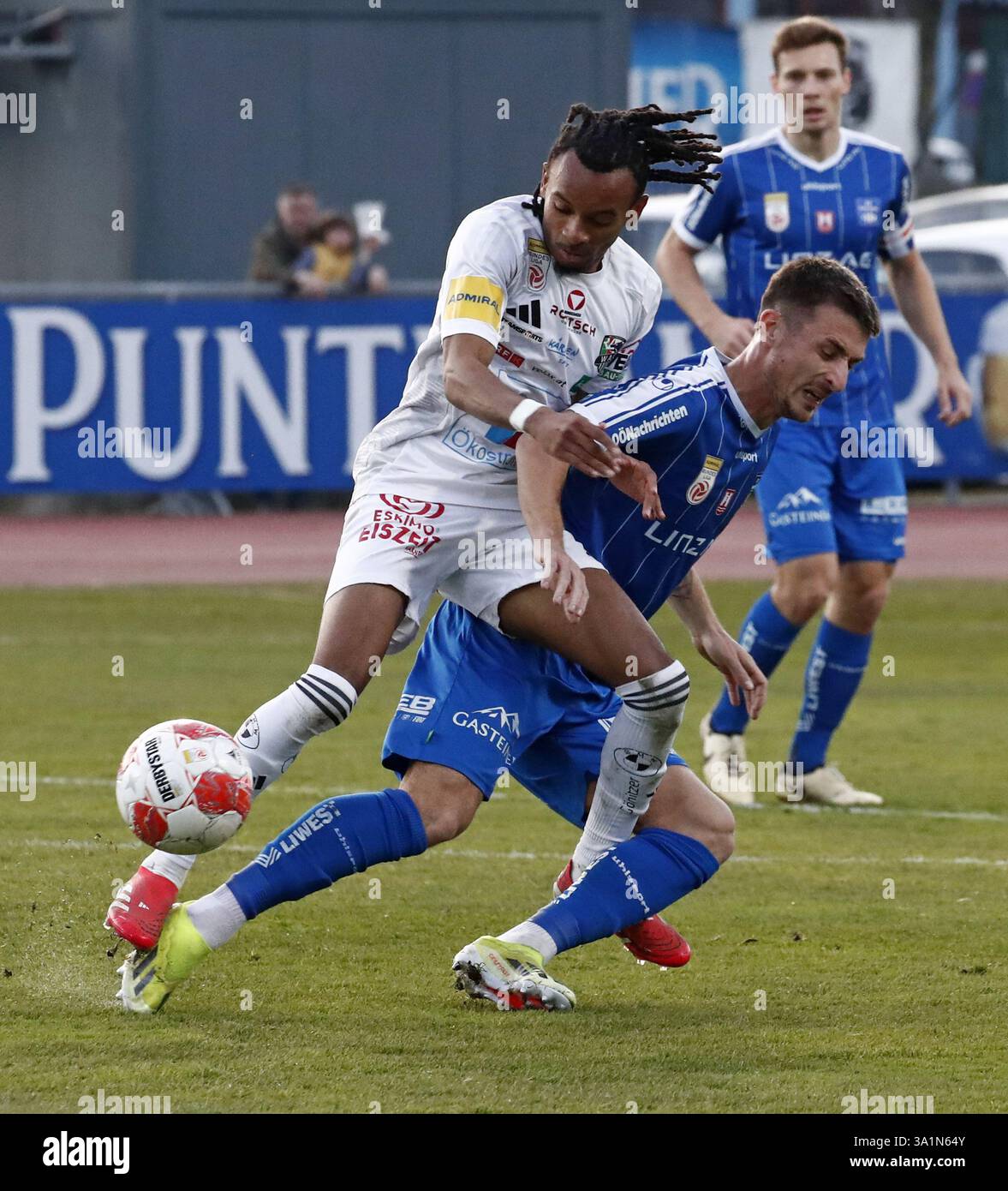 ABD0074 20250309 - WOLFSBERG - ÖSTERREICH: Thierno Ballo (WAC) gegen Danilo Mitrovic (BW Linz ...