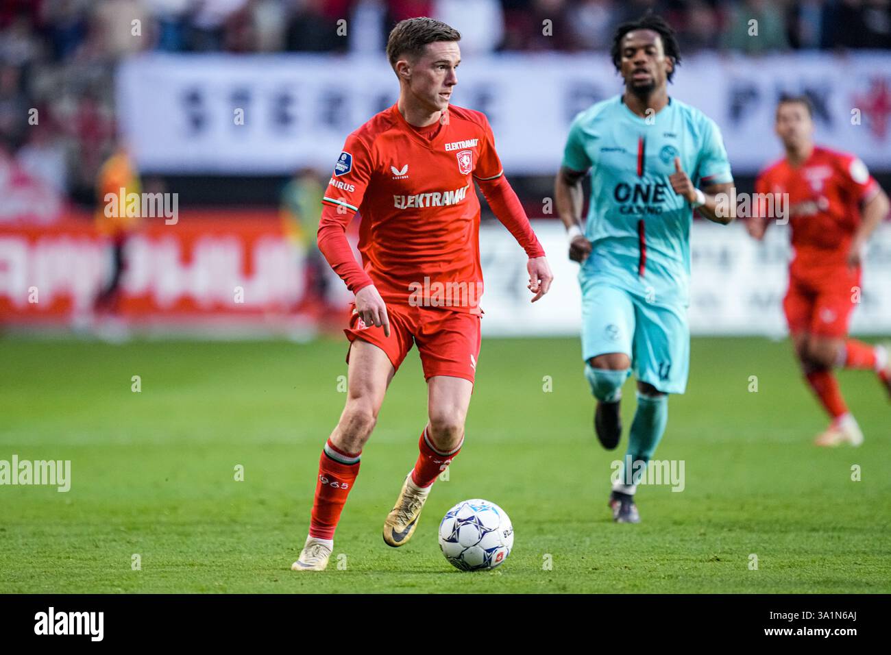ENSCHEDE, NETHERLANDS - MARCH 9: Daan Rots of FC Twente dribbles during ...