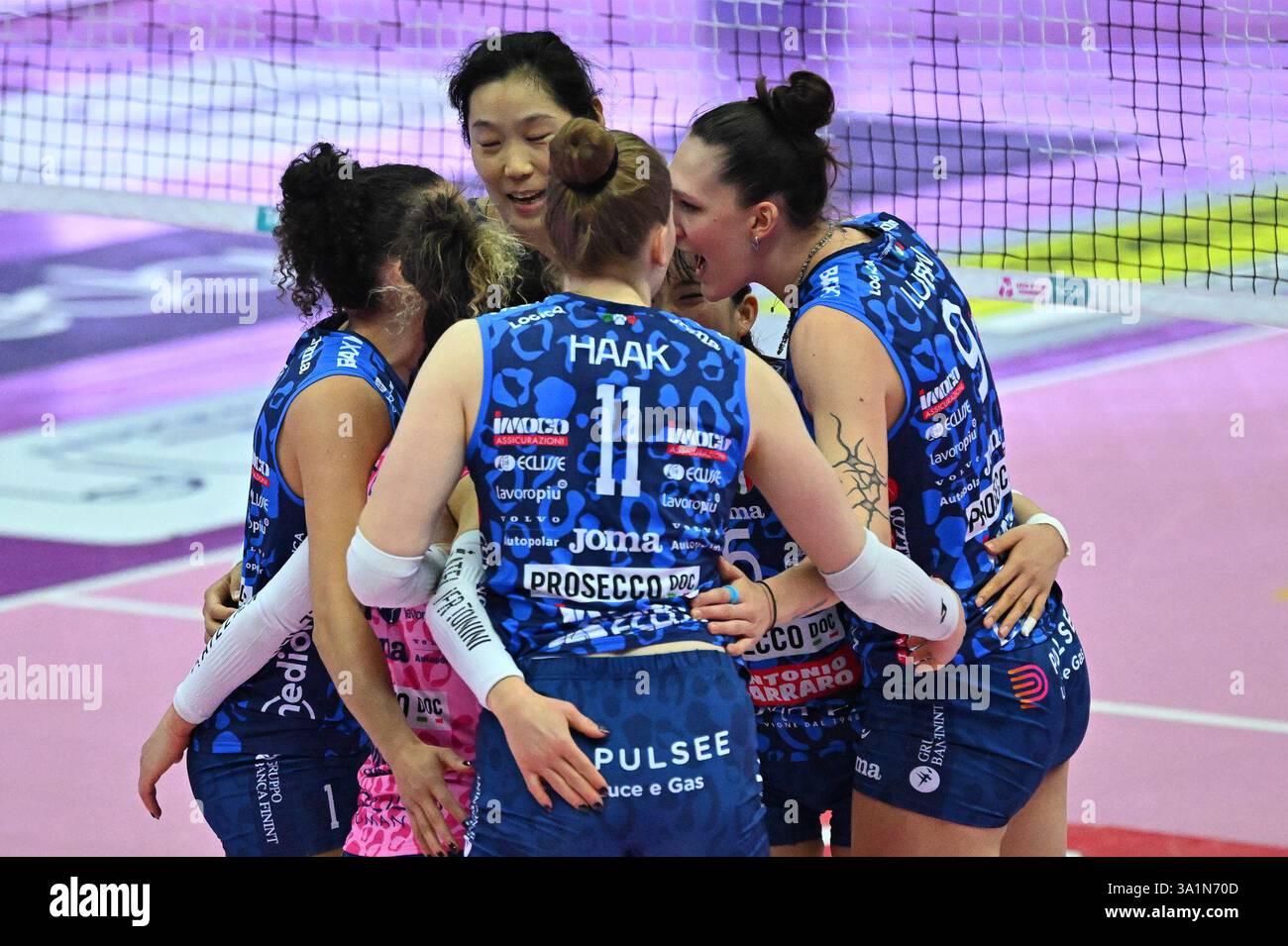 Treviso, Italy. 09th Mar, 2025. Imoco players during the match Prosecco ...