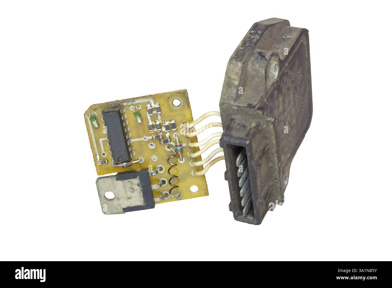 electronic ignition control module with pin blade terminal. main ...