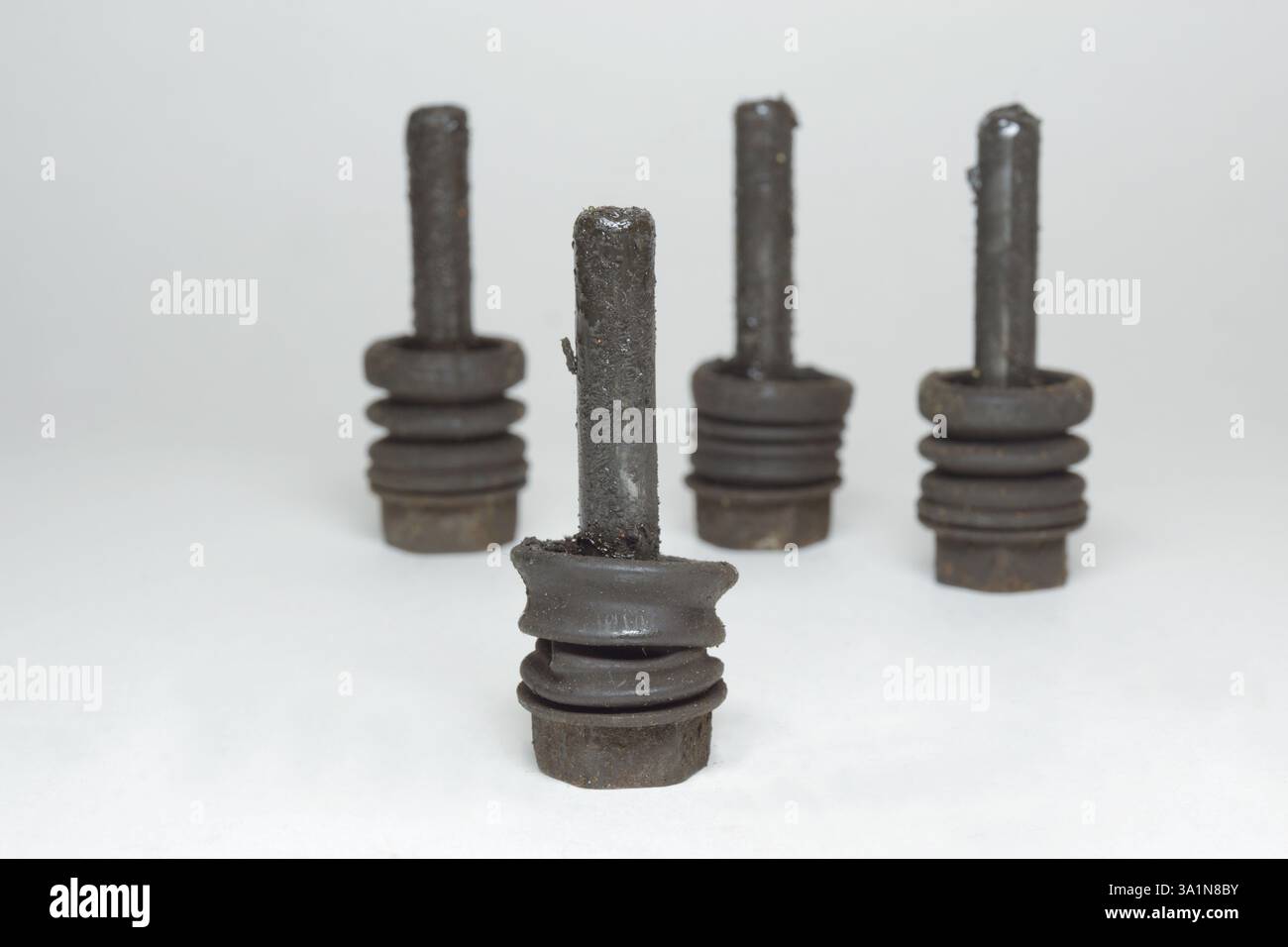 guide pins set of brake caliper, lubricated, worn, with rubber boots ...