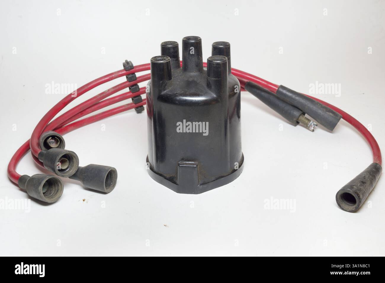 ignition distributor cap, set of high tension cables, 4-slot holder ...