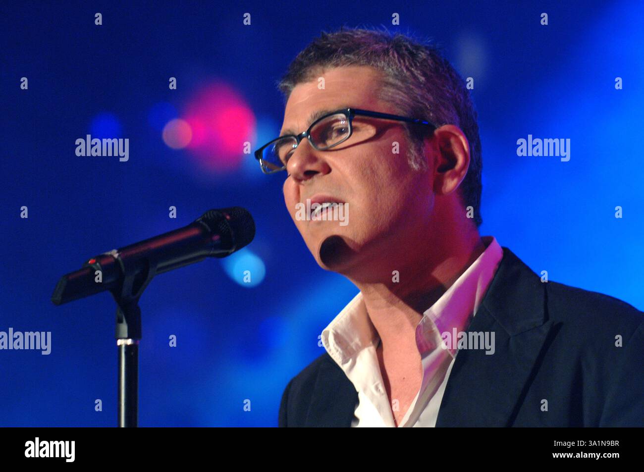 Milan Italy 20/04/2006 : Michele Zarrillo, Italian singer, during the ...