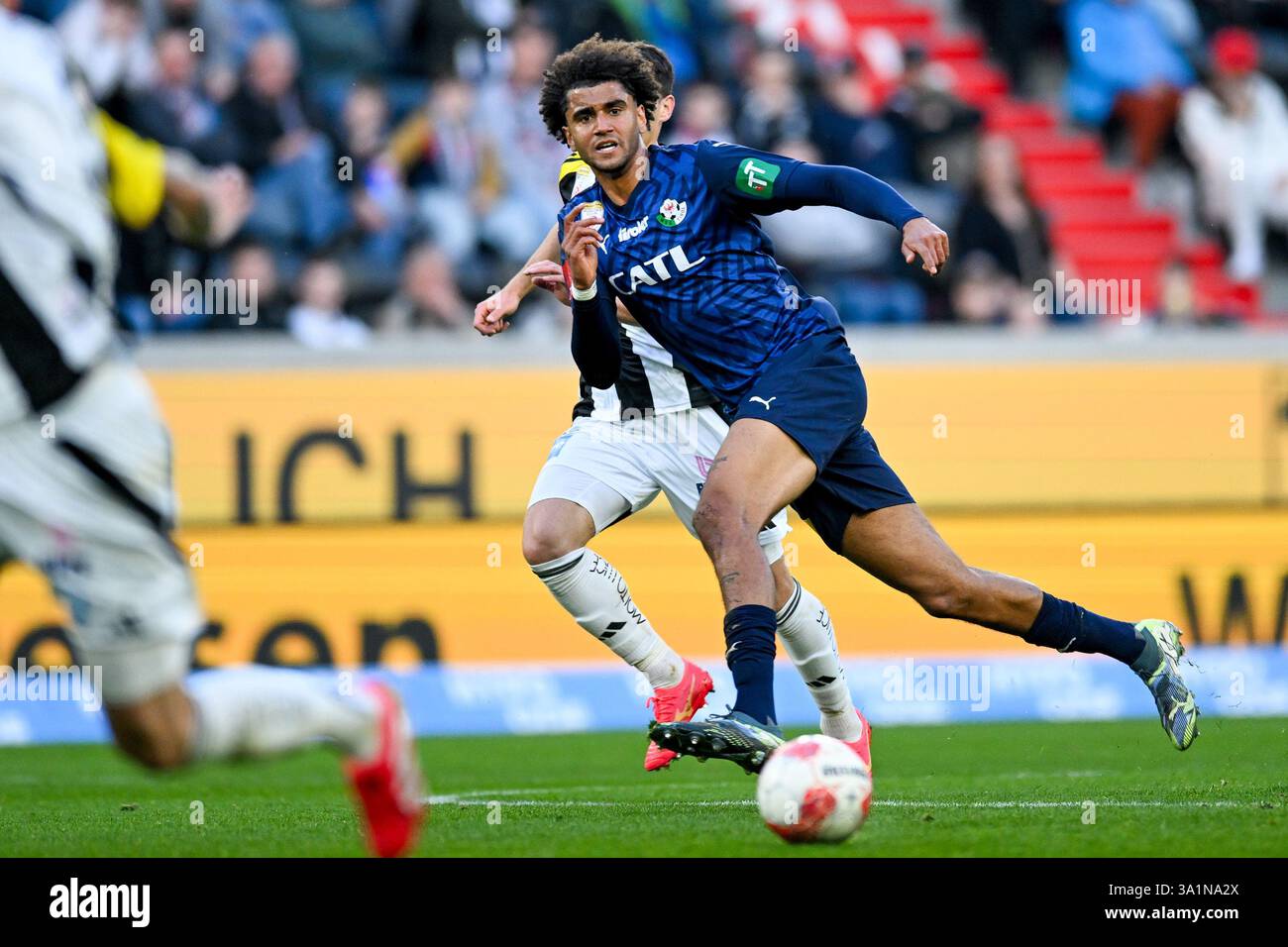 Linz, Austria. 09th Mar, 2025. LINZ, AUSTRIA -MARCH 9: Jamie Lawrence ...