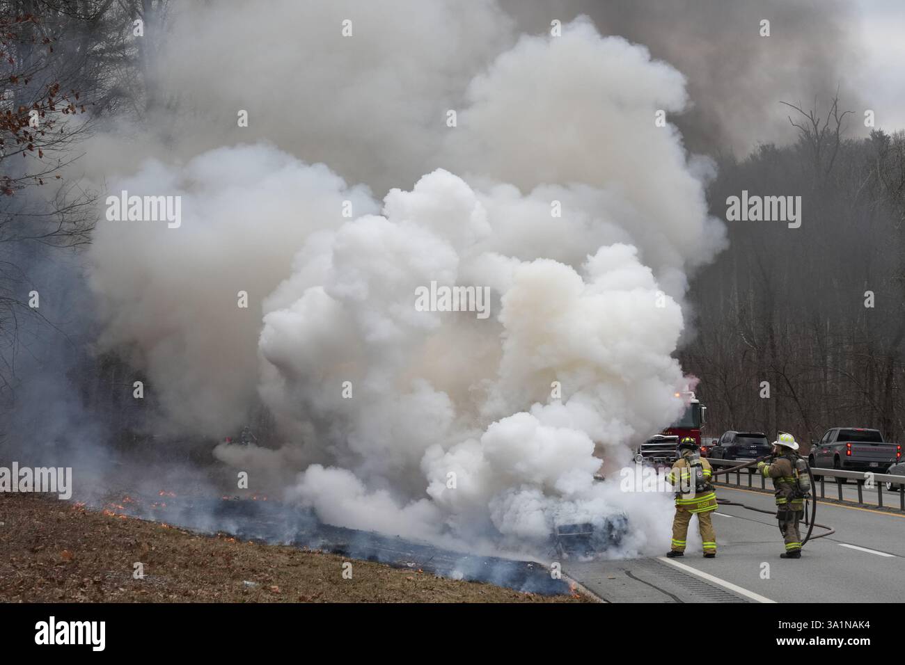 West Mahopac, New Yok, USA. 9th Mar, 2025. Firefighters respond to put ...