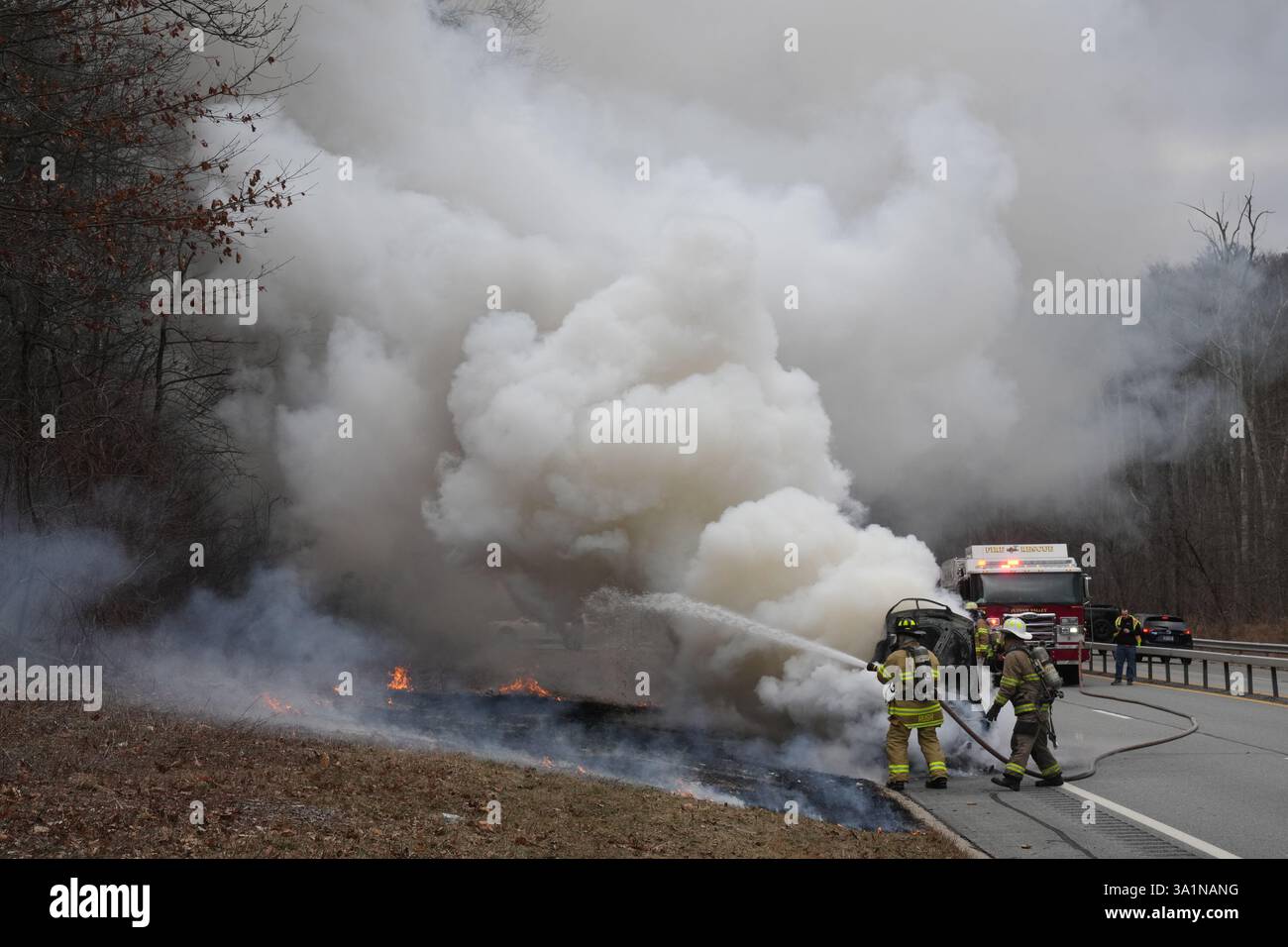 West Mahopac, New Yok, USA. 9th Mar, 2025. Firefighters respond to put ...
