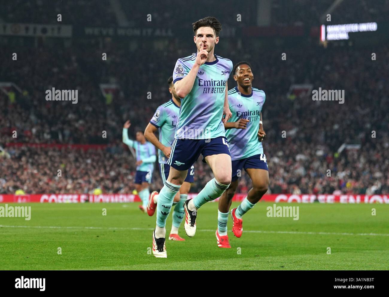 Arsenal's Declan Rice (centre) celebrates scoring their side's first ...