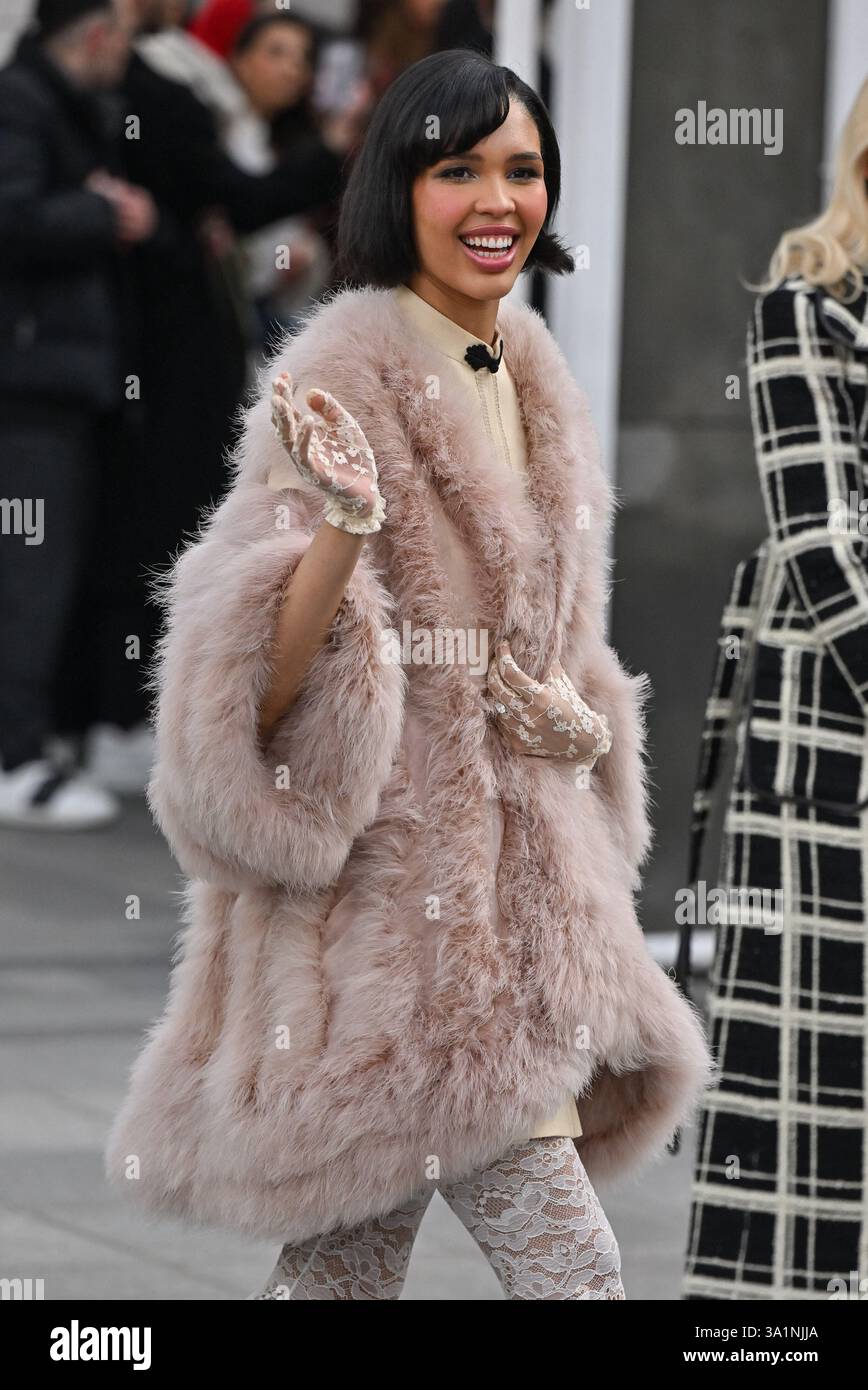 Nara Aziza Smith arriving at Valentino show during Paris Fashion Week ...