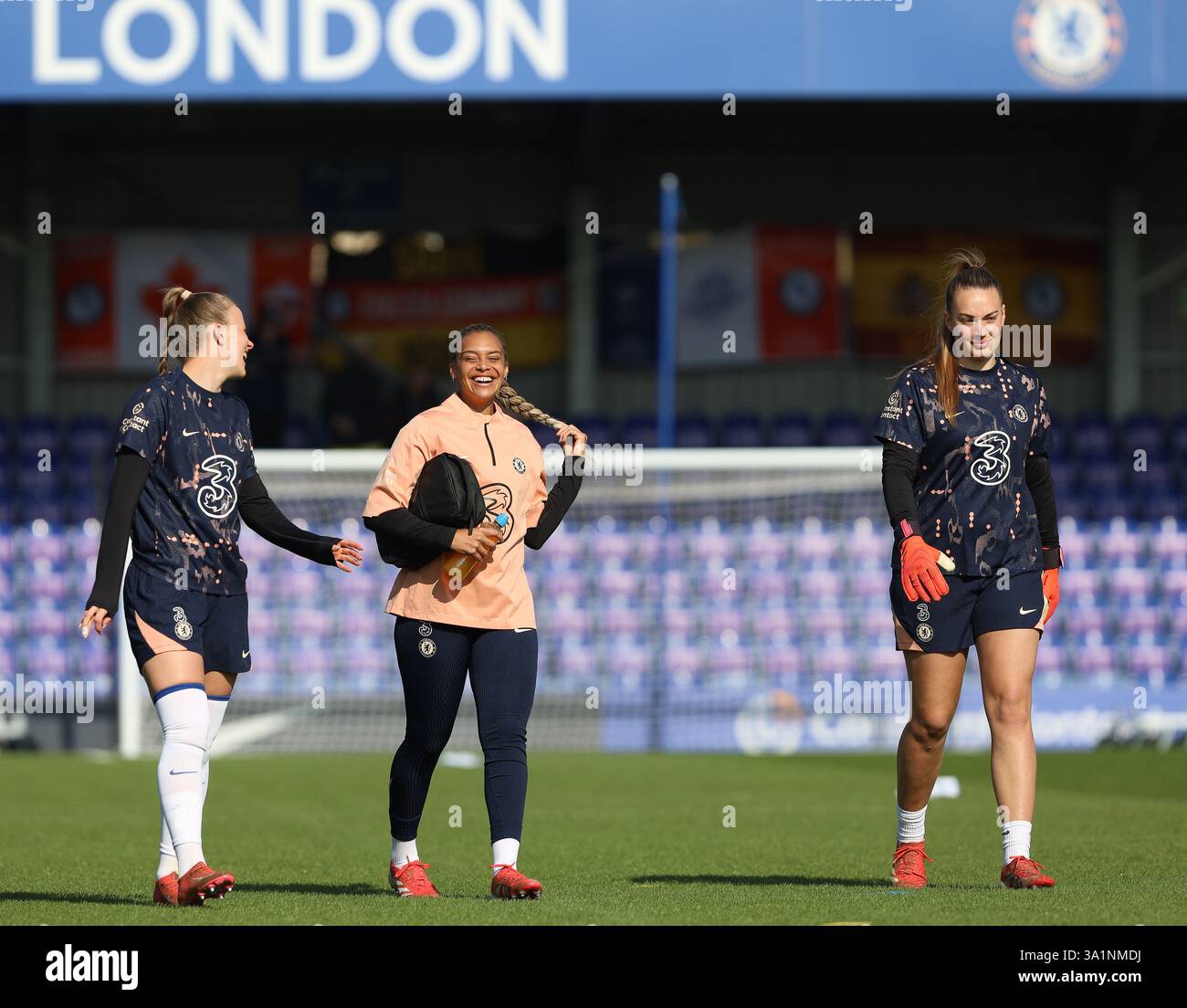 Chelsea goal keepers Hannah Hampton, Becky Spencer (on loan from ...