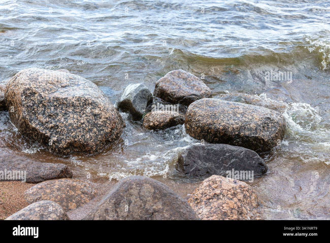 Stone shore waves gulf hi-res stock photography and images - Alamy