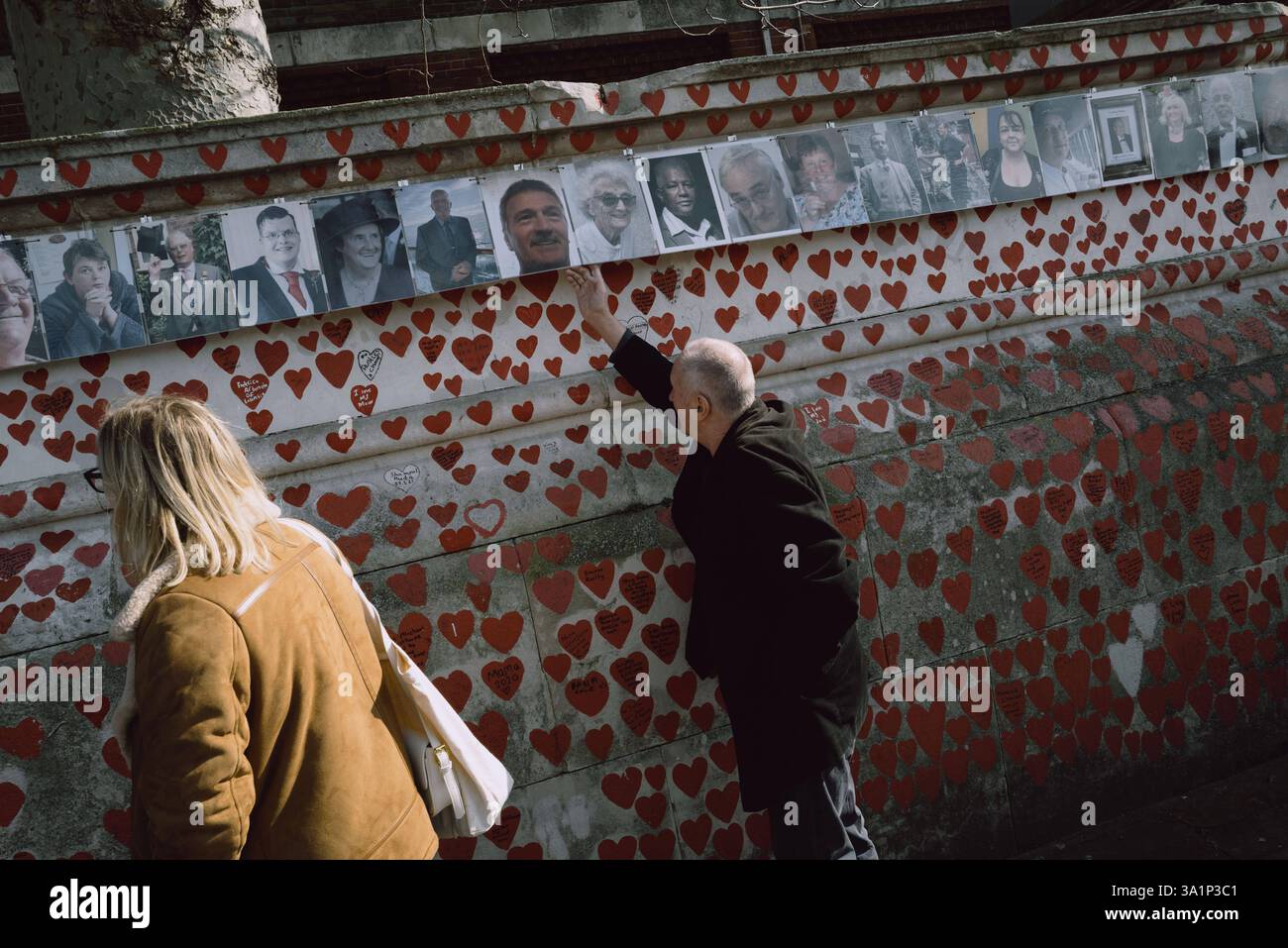 Covid-19 Reflection in London A Covid-19 Day of Reflection takes place ...