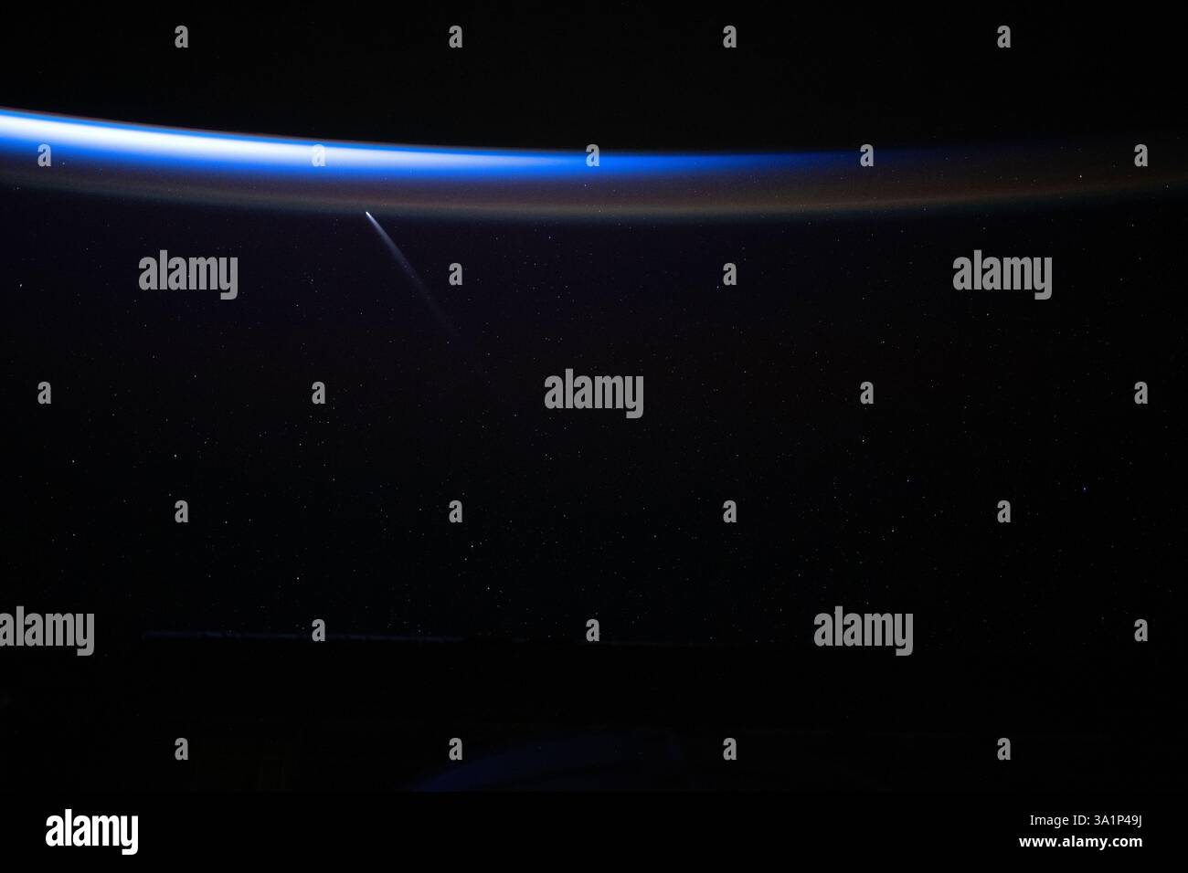 Comet C/2023 A3 (Tsuchinshan-ATLAS) about 44 million miles away from ...