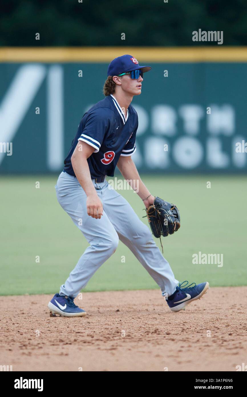 Xavier Neyens (9) (Mount Vernon, WA) in a defensive stance during the ...