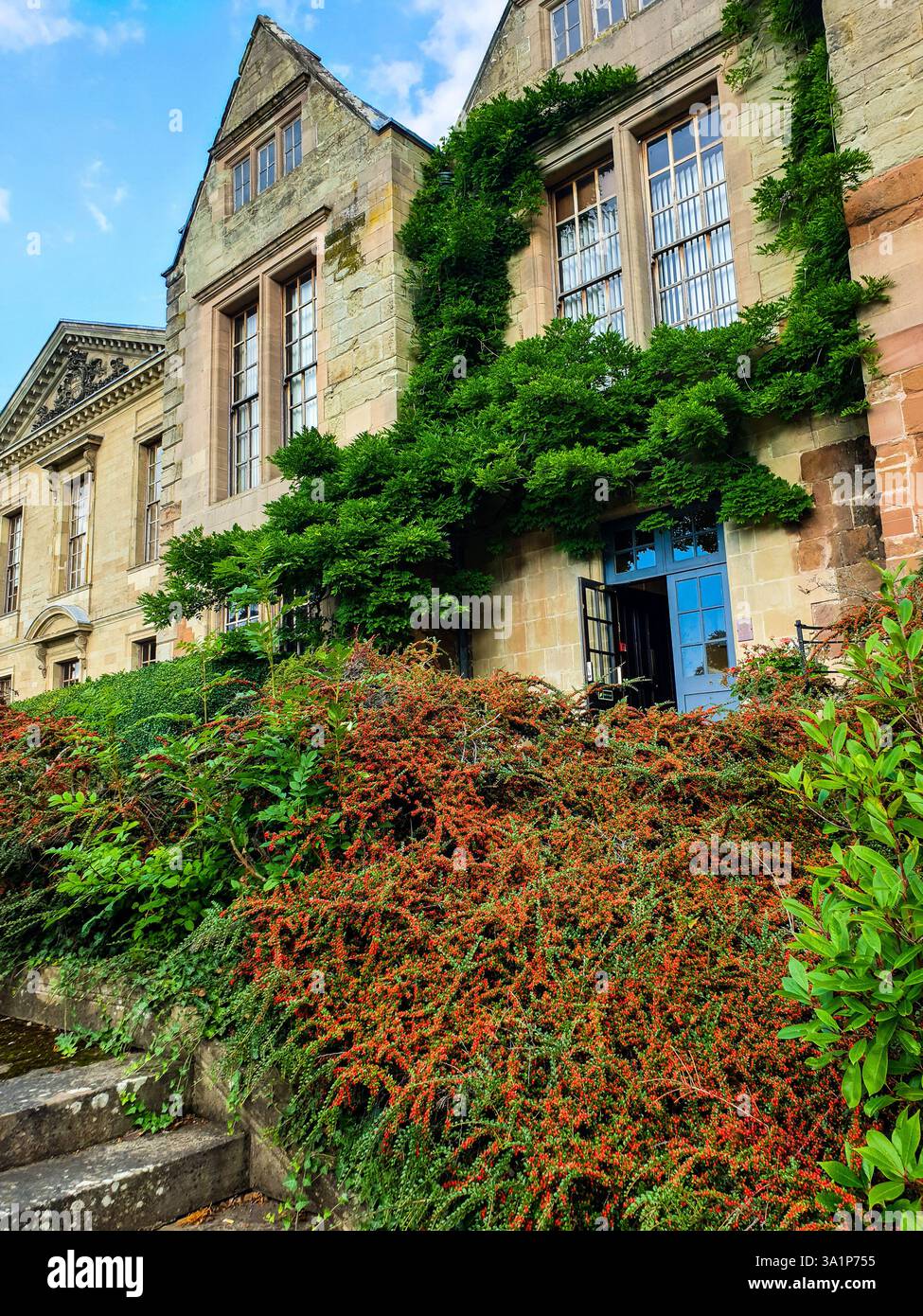 Beautiful formal garden at Coombe Abbey Country Park Stock Photo - Alamy