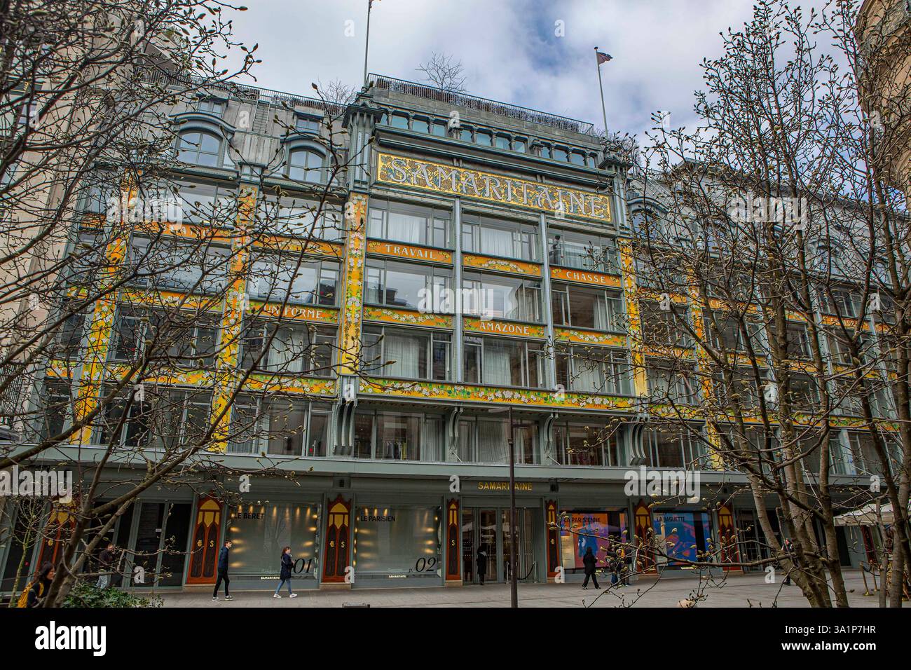 La Samaritaine - Grand Magasin - ist seit 1869 ein Pariser Warenhaus ...