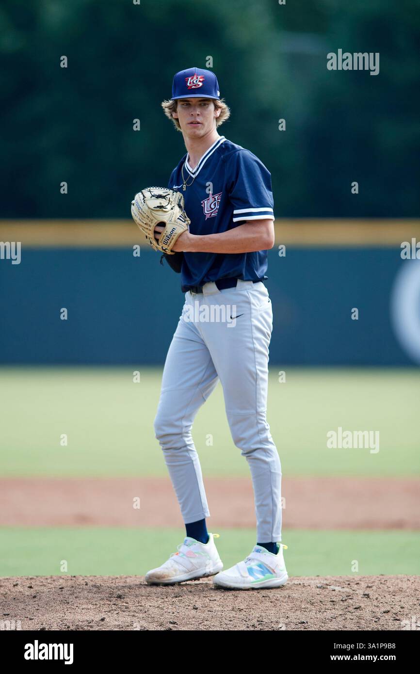 Landon Harmon (15) (New Albany, MS) looks in for the sign during the ...