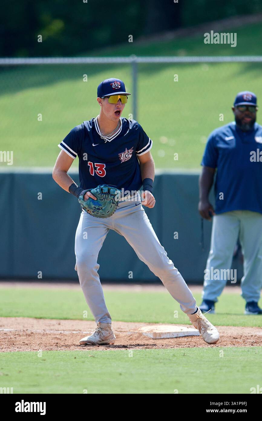 Charlie Buckles (13) (Bethesda, MD) moves in to position during the USA ...