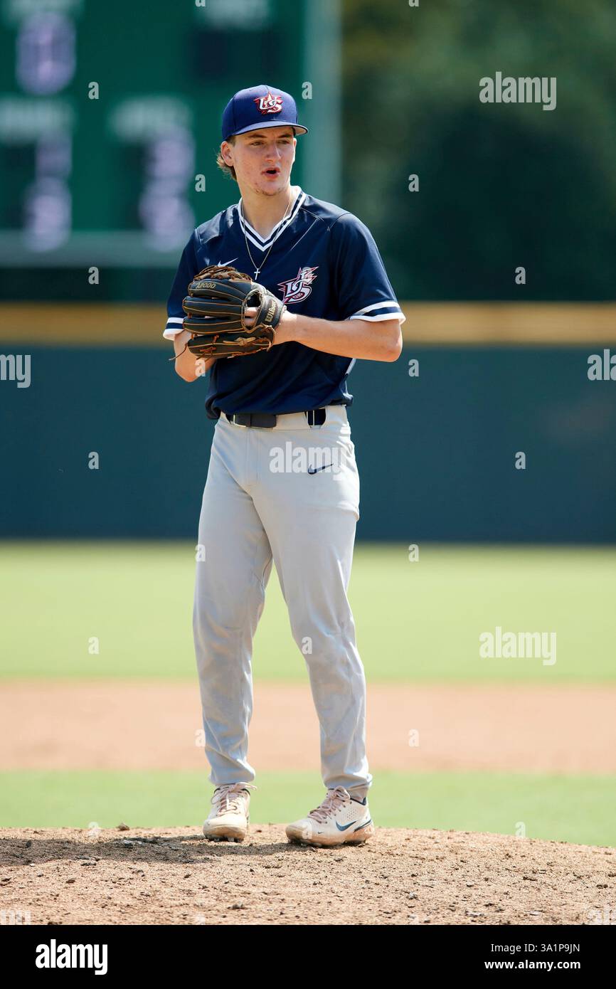 Samuel Harris (7) (Cary, NC) looks in for the sign during the USA ...