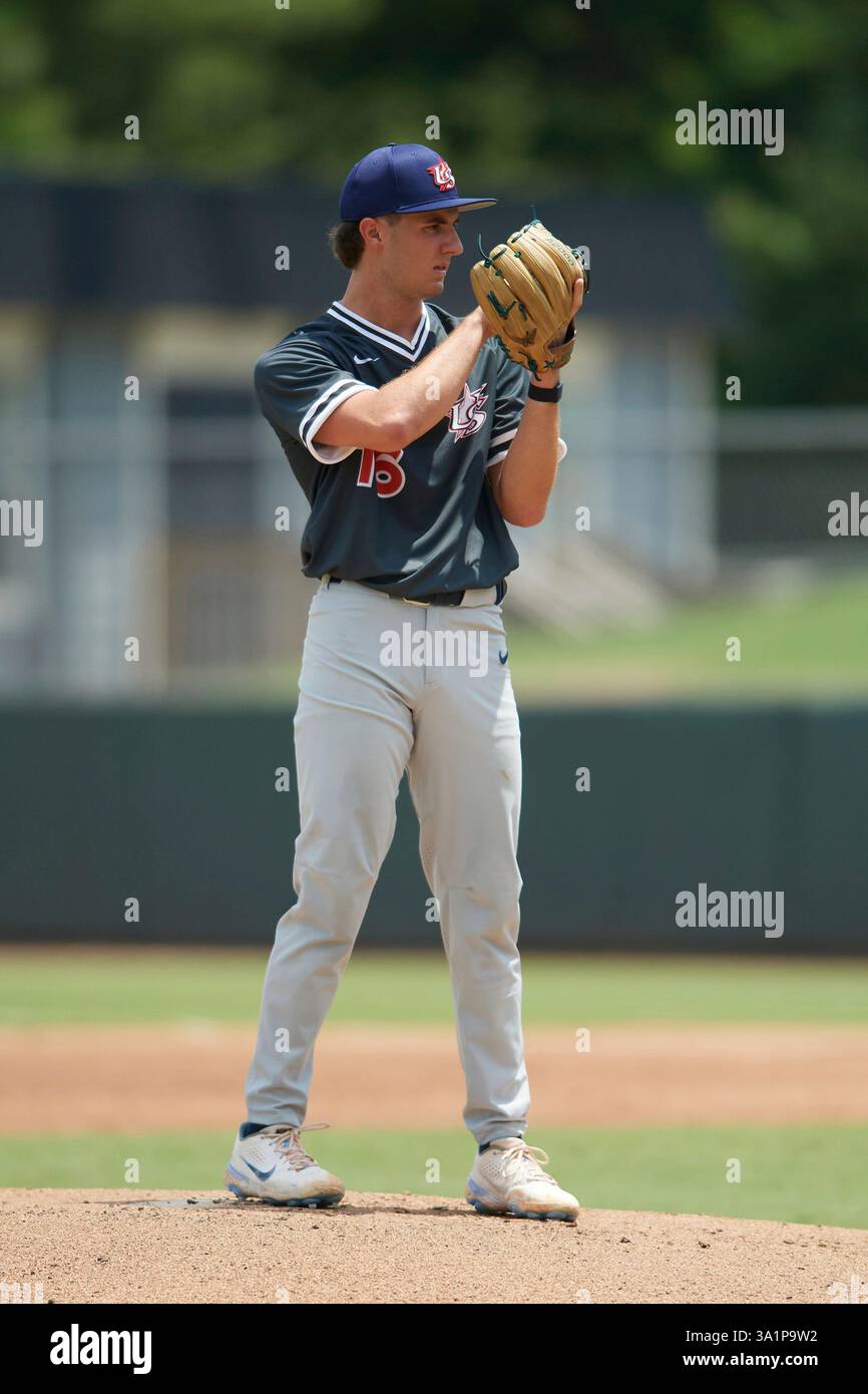Tyler Wood (16) (Lee Summit, MO) looks in for the sign during the USA ...
