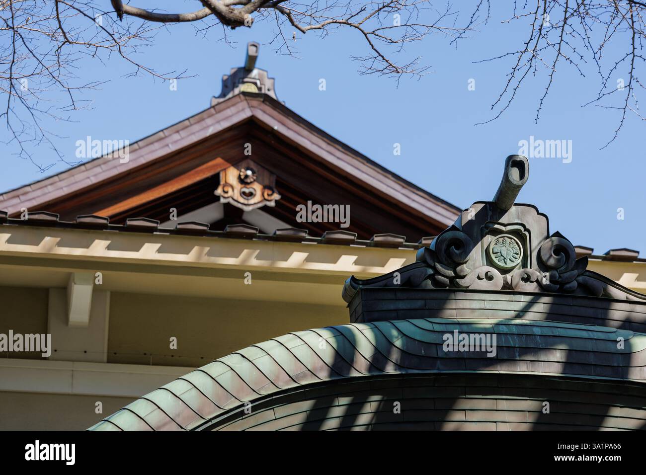 Japanese roof tile hi-res stock photography and images - Alamy