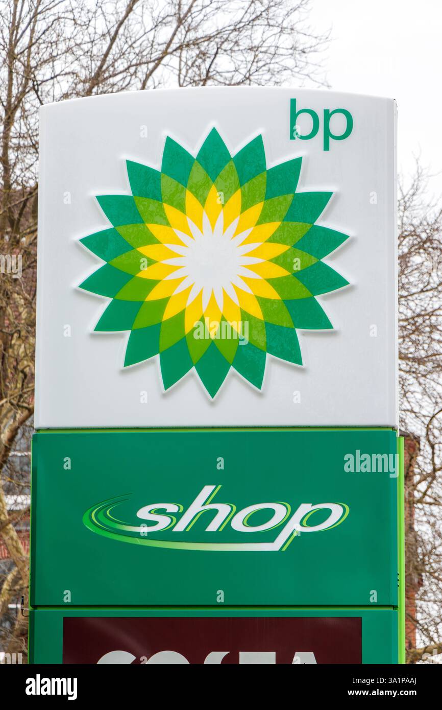 Bp petrol station no uk hi-res stock photography and images - Alamy