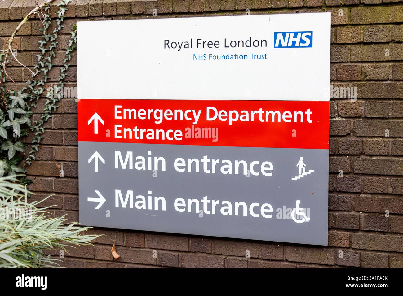 Signage outside the Royal Free Hospital in Pond Street, Hampstead ...
