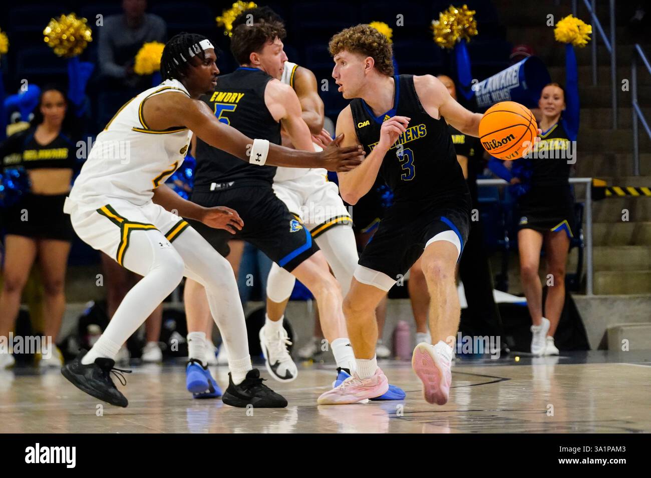 WASHINGTON, DC - MARCH 09: Delaware Blue Hens Guard Cavn Reilly (3 ...