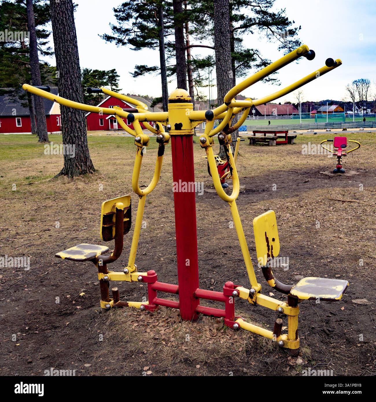 Corroded workout machine hi-res stock photography and images - Alamy