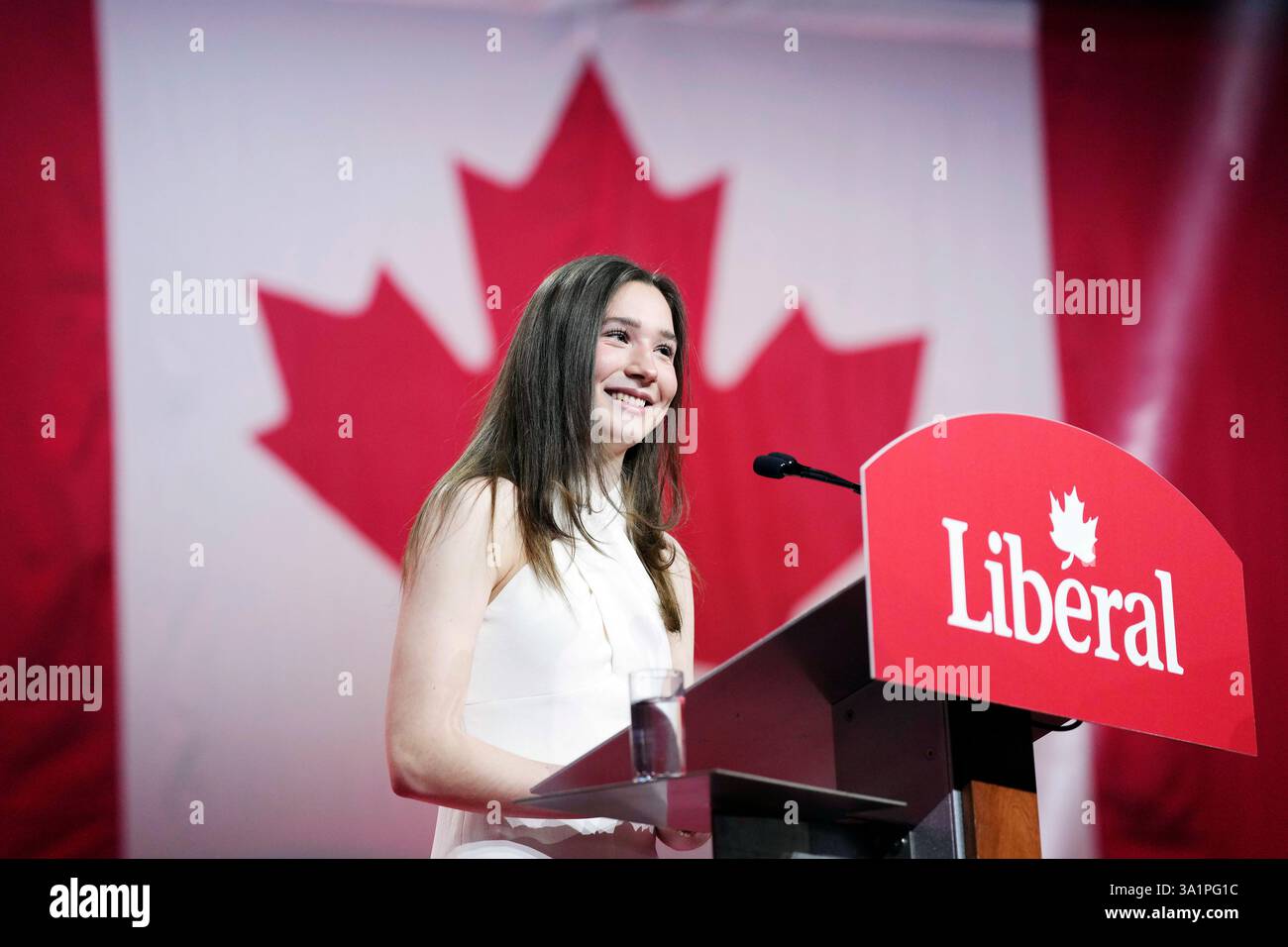 Ella-Grace Trudeau introduces her father, Canadian Prime Minister ...