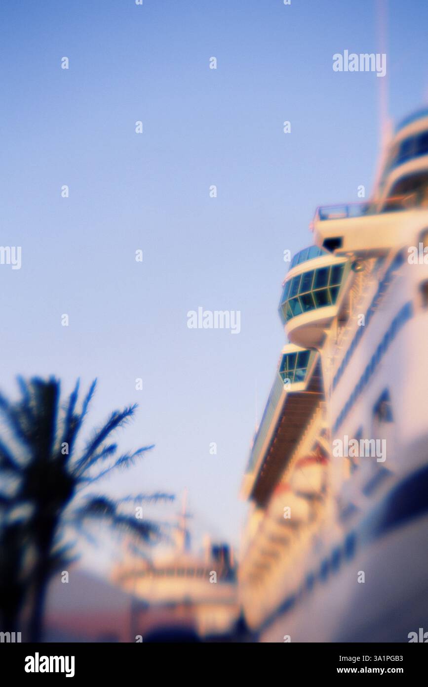 Port of hamilton bermuda hi-res stock photography and images - Alamy