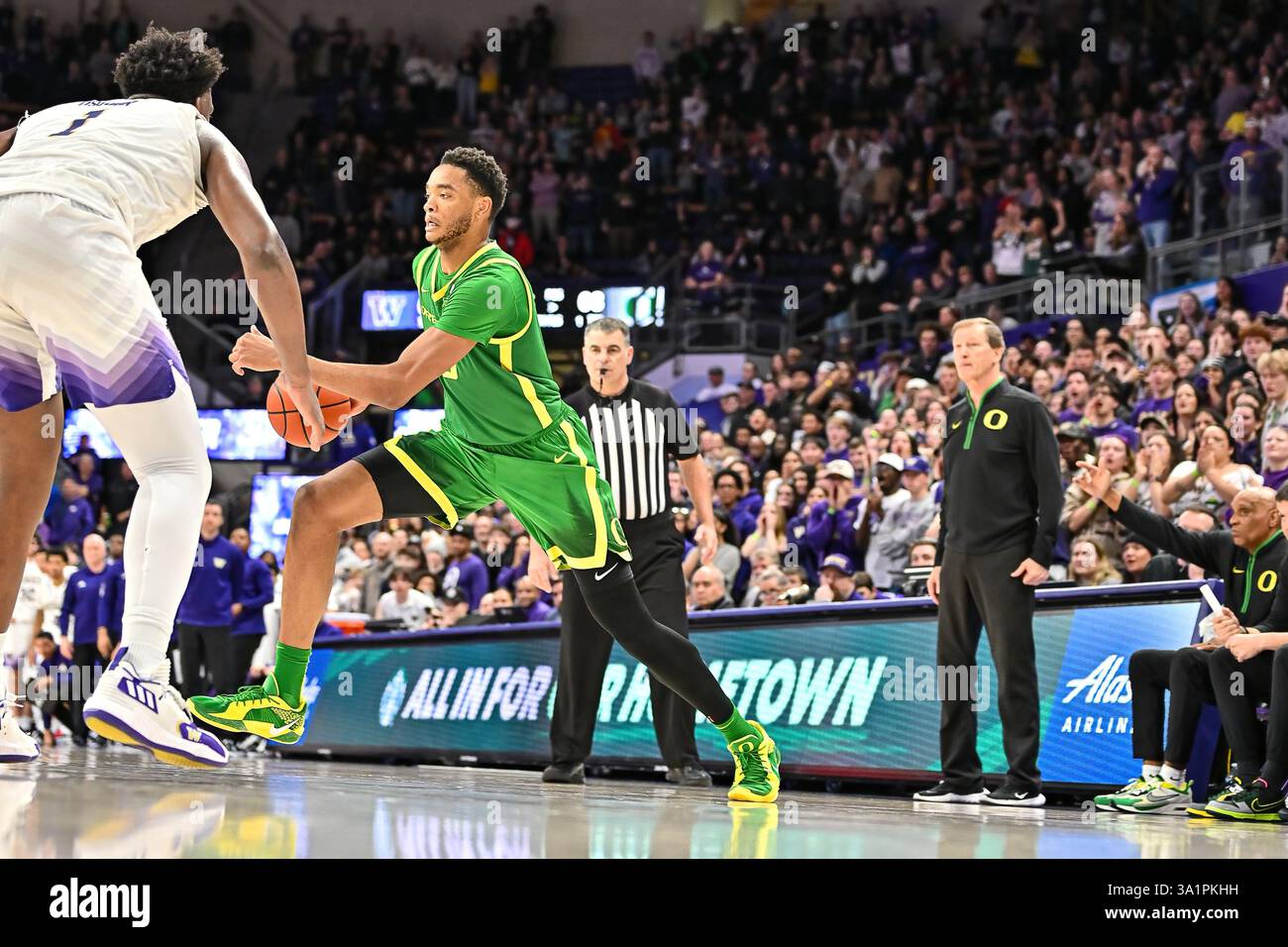 March 09, 2025: Oregon Ducks forward Kwame Evans Jr. (10) starts his ...