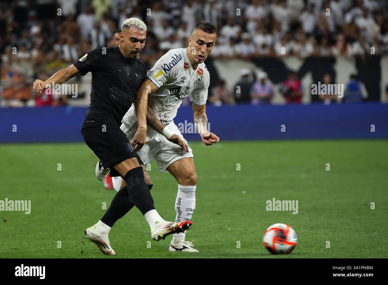 Matheuzinho of Corinthians during the match against Santos in the semi ...