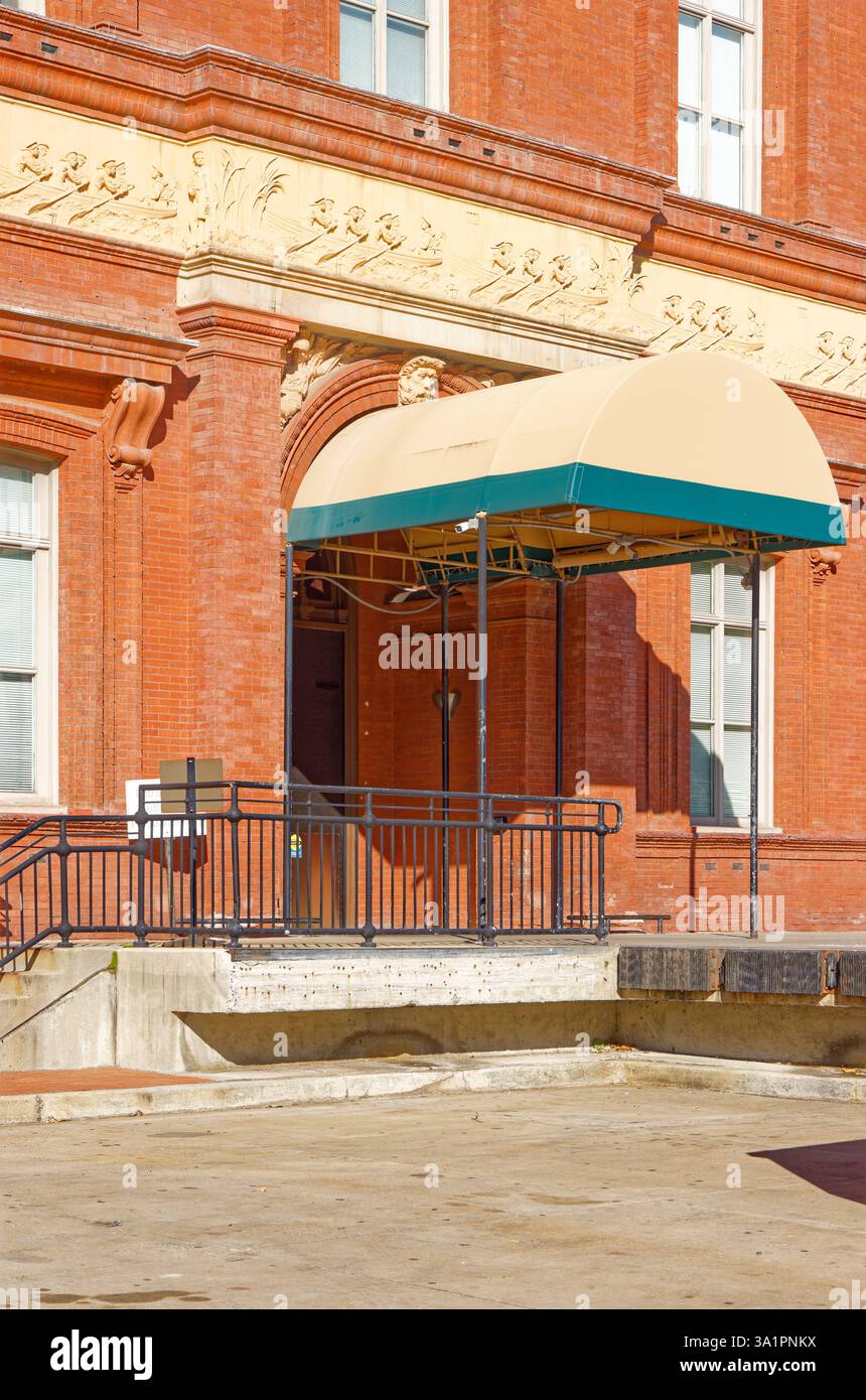 National Building Museum loading dock entrance, at 4th Street NW ...
