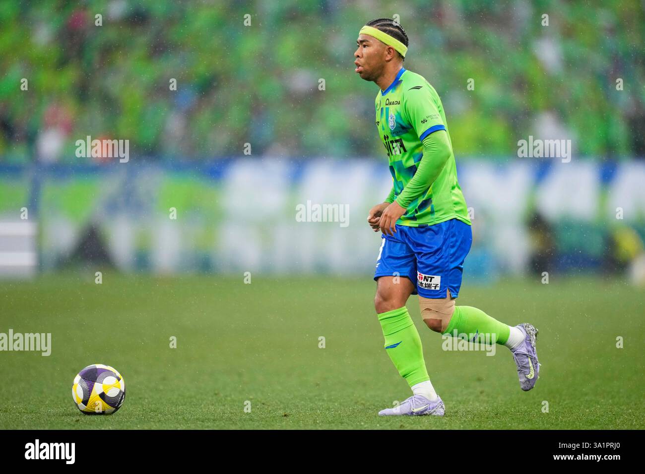 Ajinomoto Stadium, Tokyo, Japan. 8th Mar, 2025. Taiga Hata (Bellmare ...