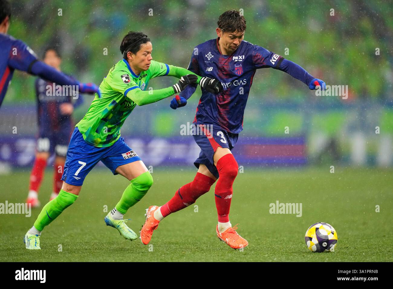 (L-R) Kosuke Onose (Bellmare), Masato Morishige (FC Tokyo), MARCH 8 ...
