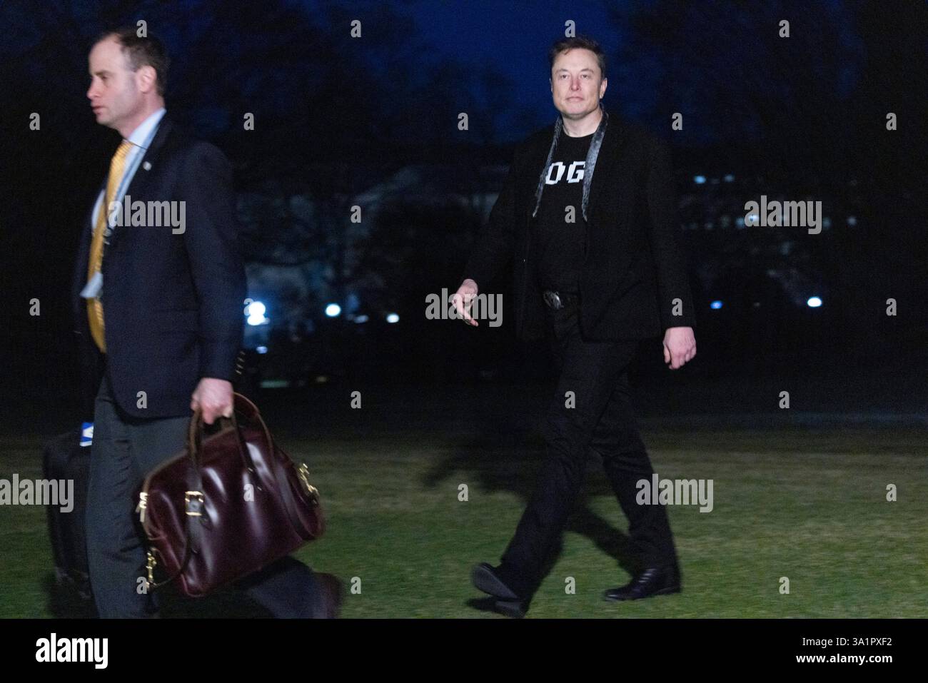 Washington, United States. 09th Mar, 2025. Elon Musk walks across the ...