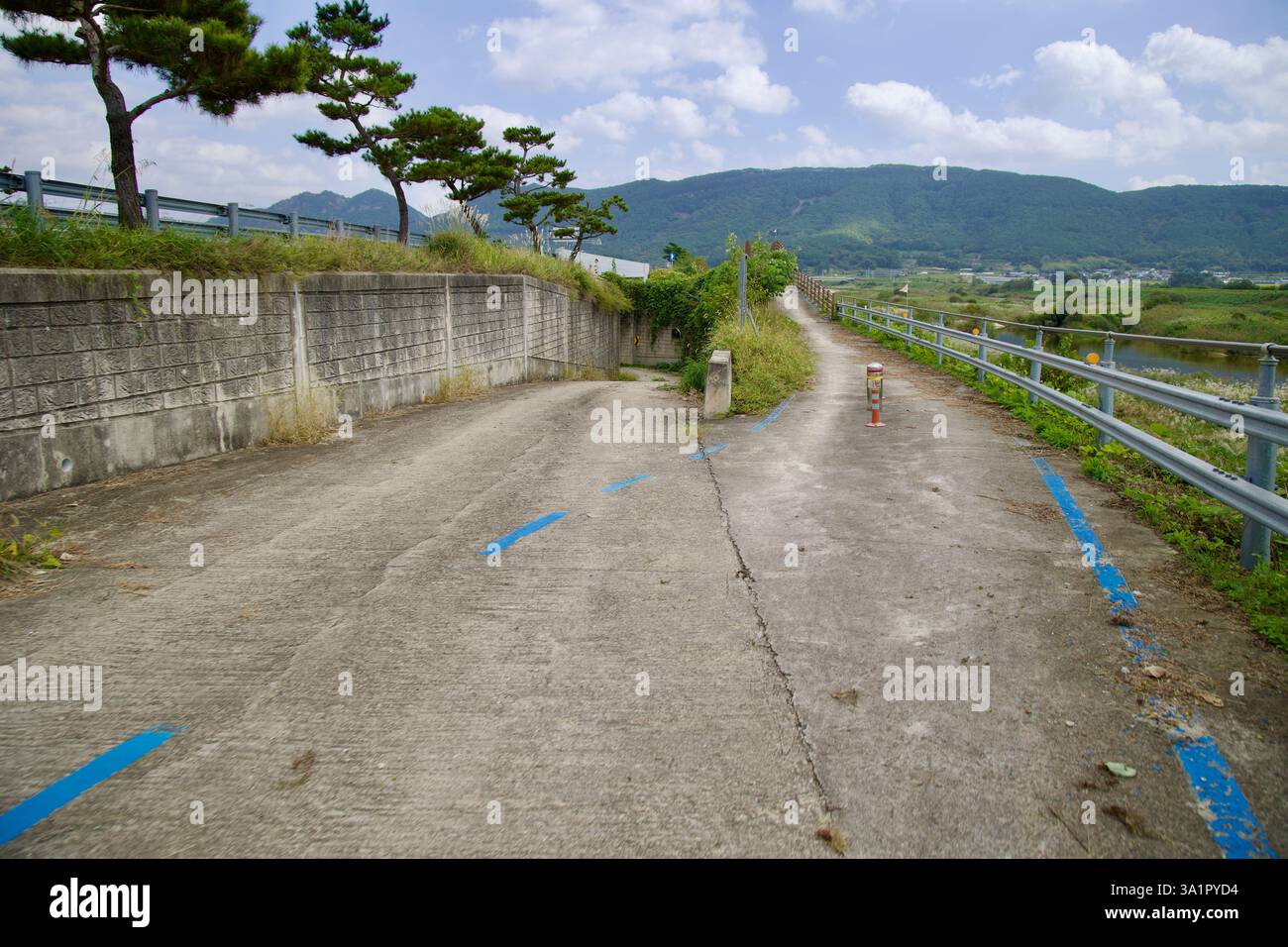 Korea bike trails hi-res stock photography and images - Alamy