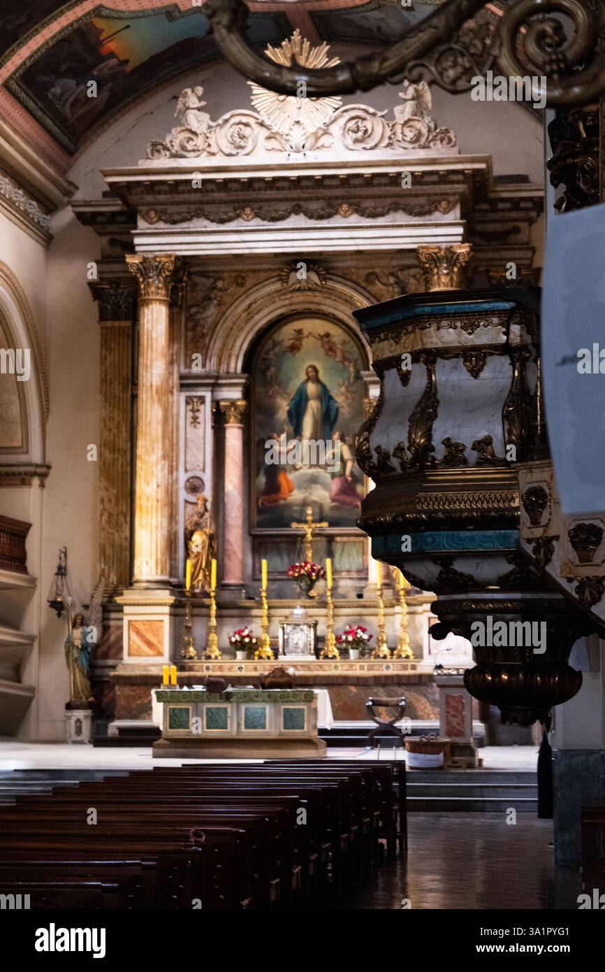 Altars and art hi-res stock photography and images - Alamy