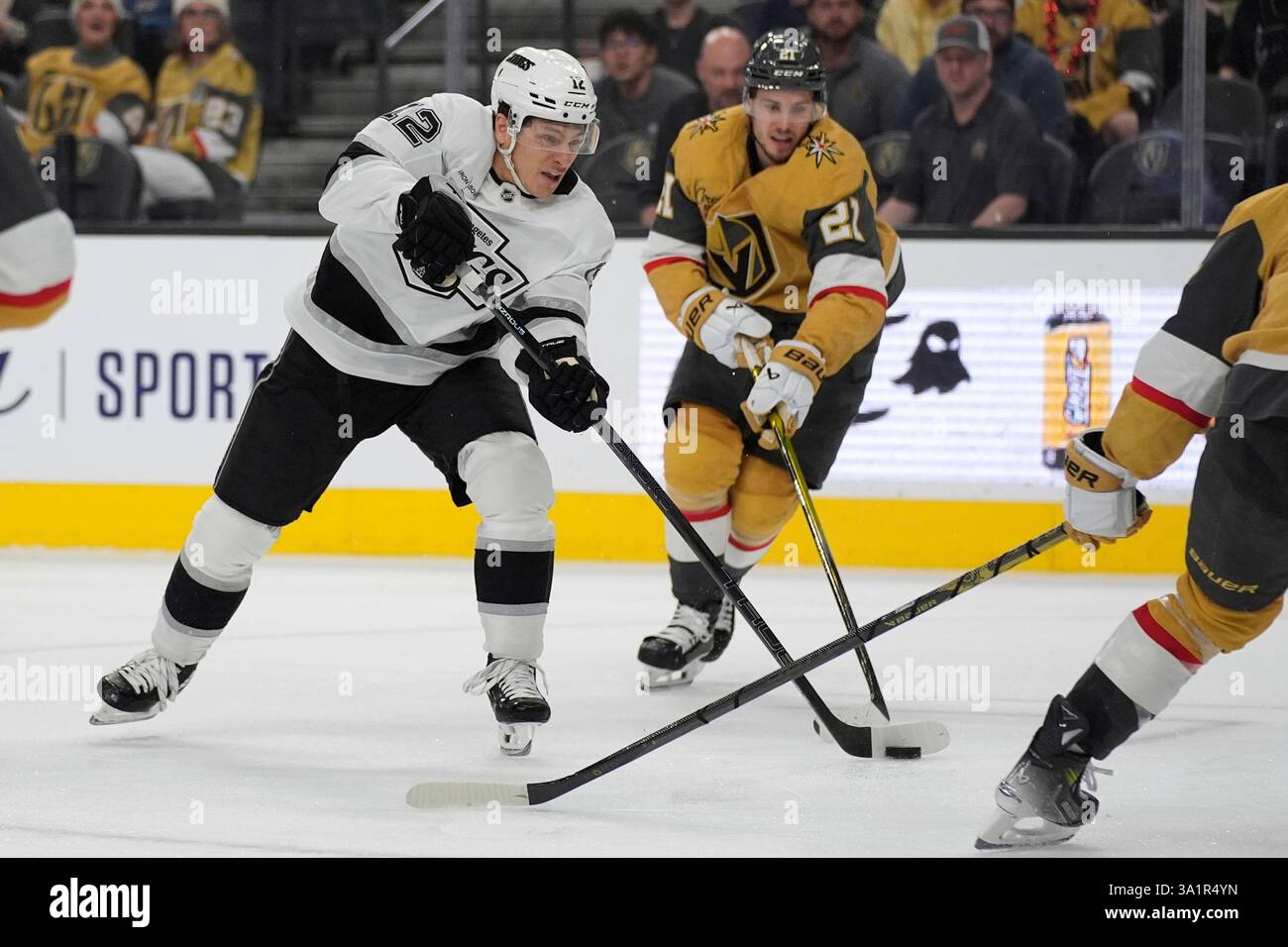 Los Angeles Kings left wing Trevor Moore (12) shoots to score against ...