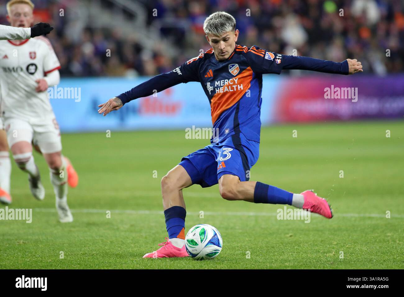 Cincinnati, Ohio, USA. 8th Mar, 2025. FC Cincinnati's Luca Orellano ...
