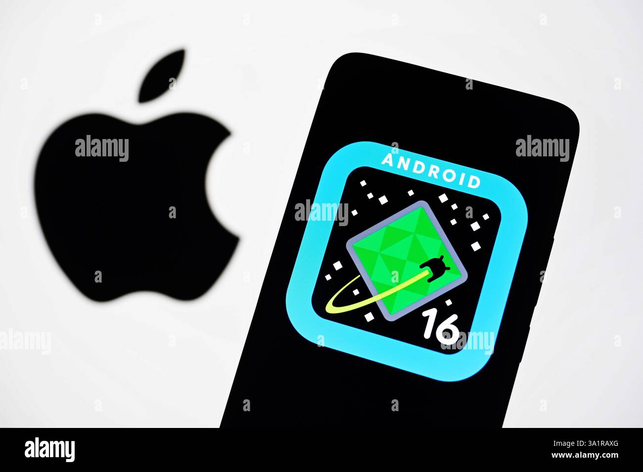 Operating systems logos hi-res stock photography and images - Alamy