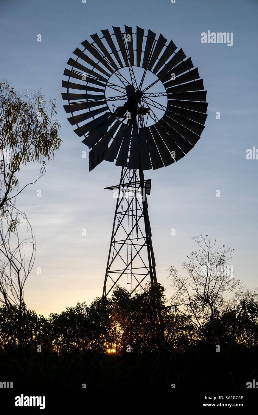 Traditional windmill for pumping water in the Australian outback Stock ...